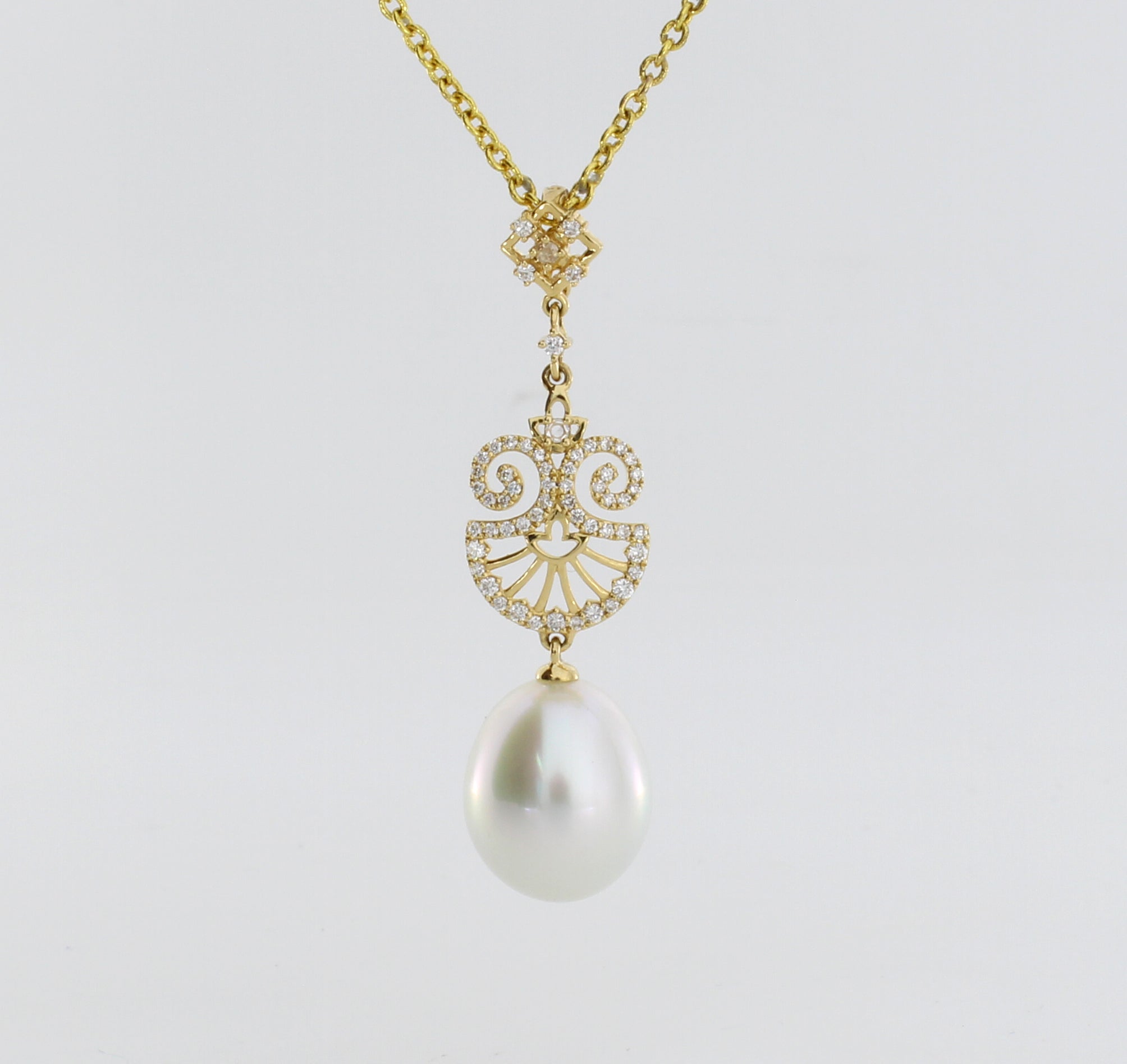 Autore Pearls Core Collection 18Ct Yellow Gold 12Mm South Sea Oval ...